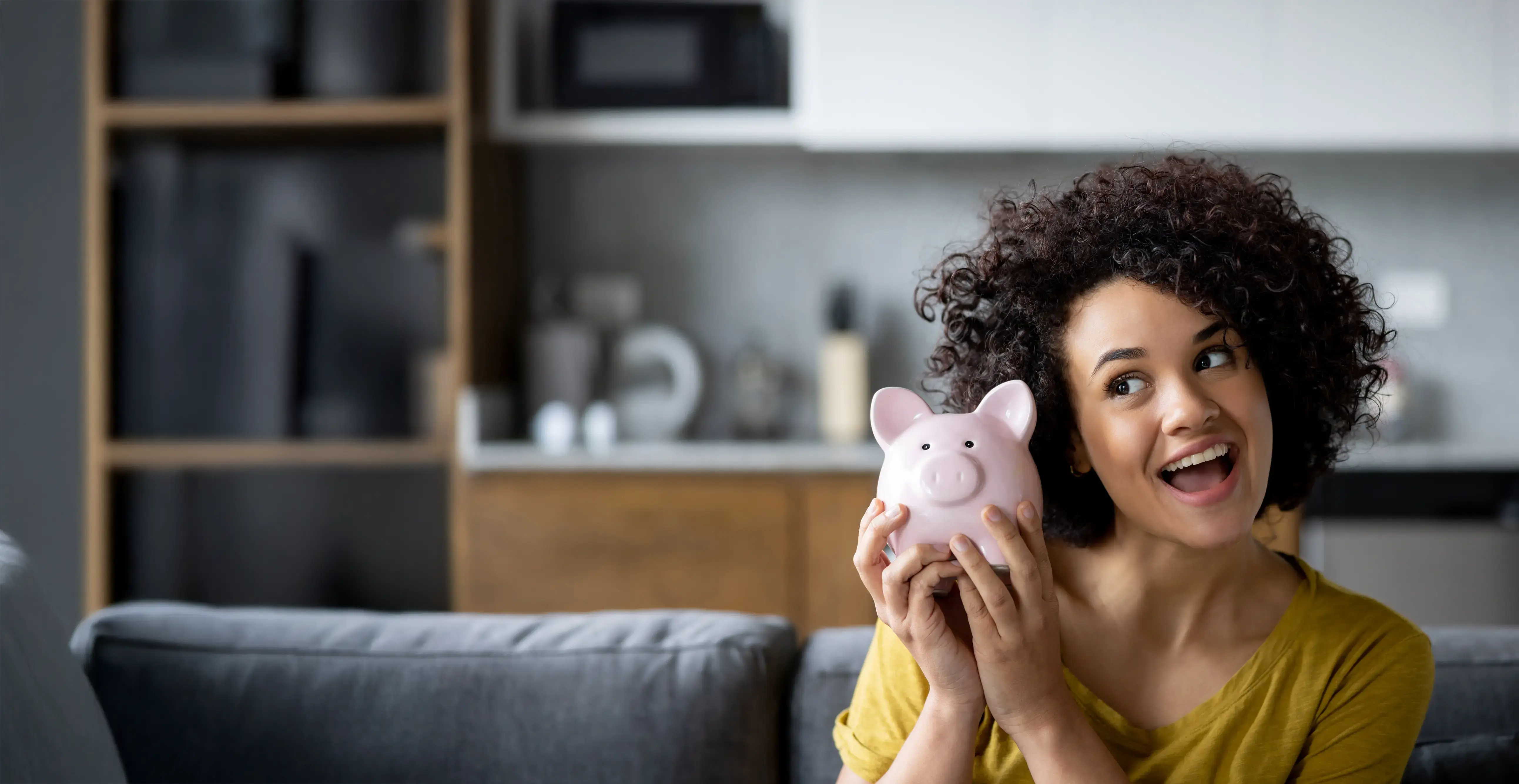 Smart Savings for the Year: Tips to Build a Strong Financial Future